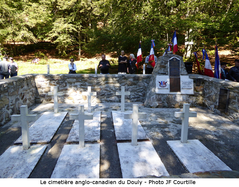 Plus de 100 personnes réunies au Pic du Douly pour l’hommage aux sept ...
